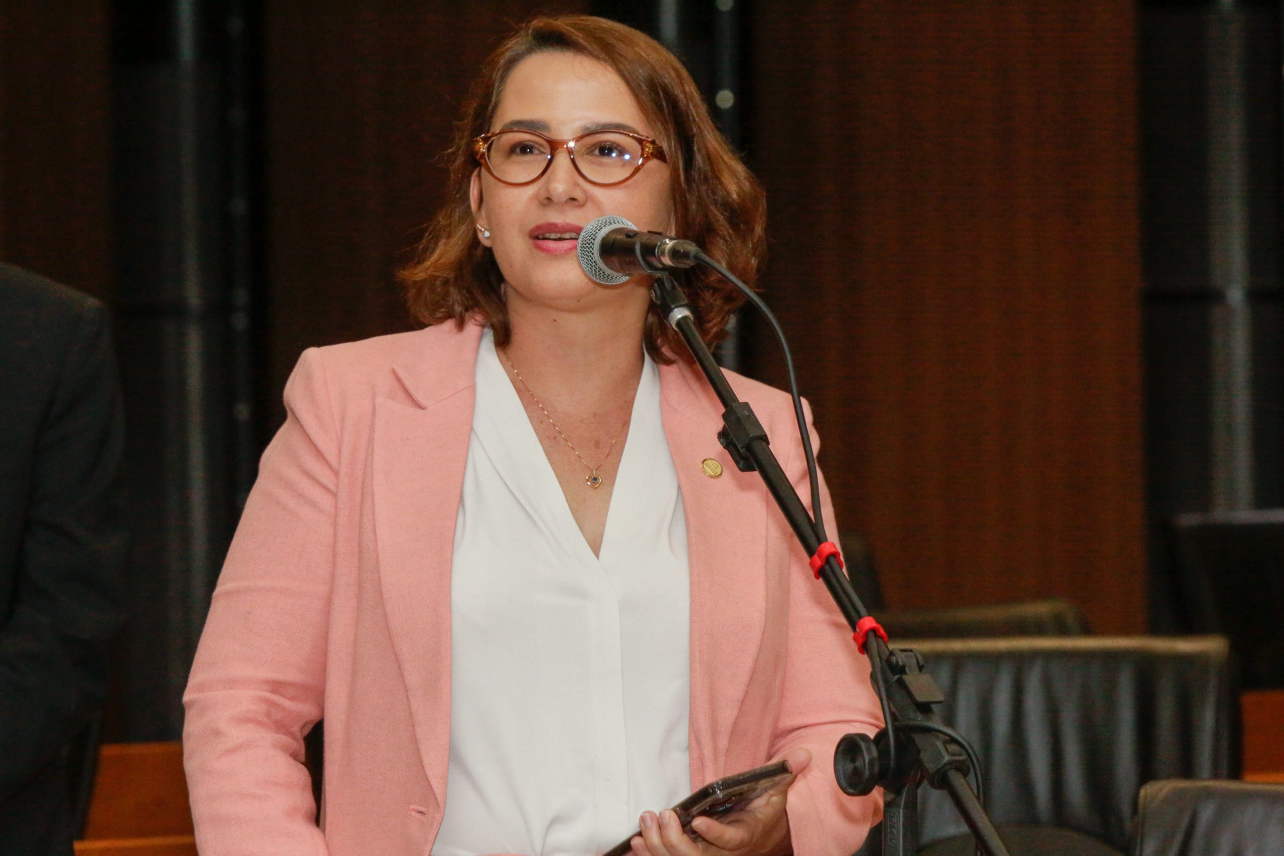 Débora comemora conquista histórica da tarifa única e reajuste zero em ...