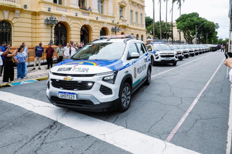 Raquel Lyra entrega novos veículos e equipamentos para forças policiais ...